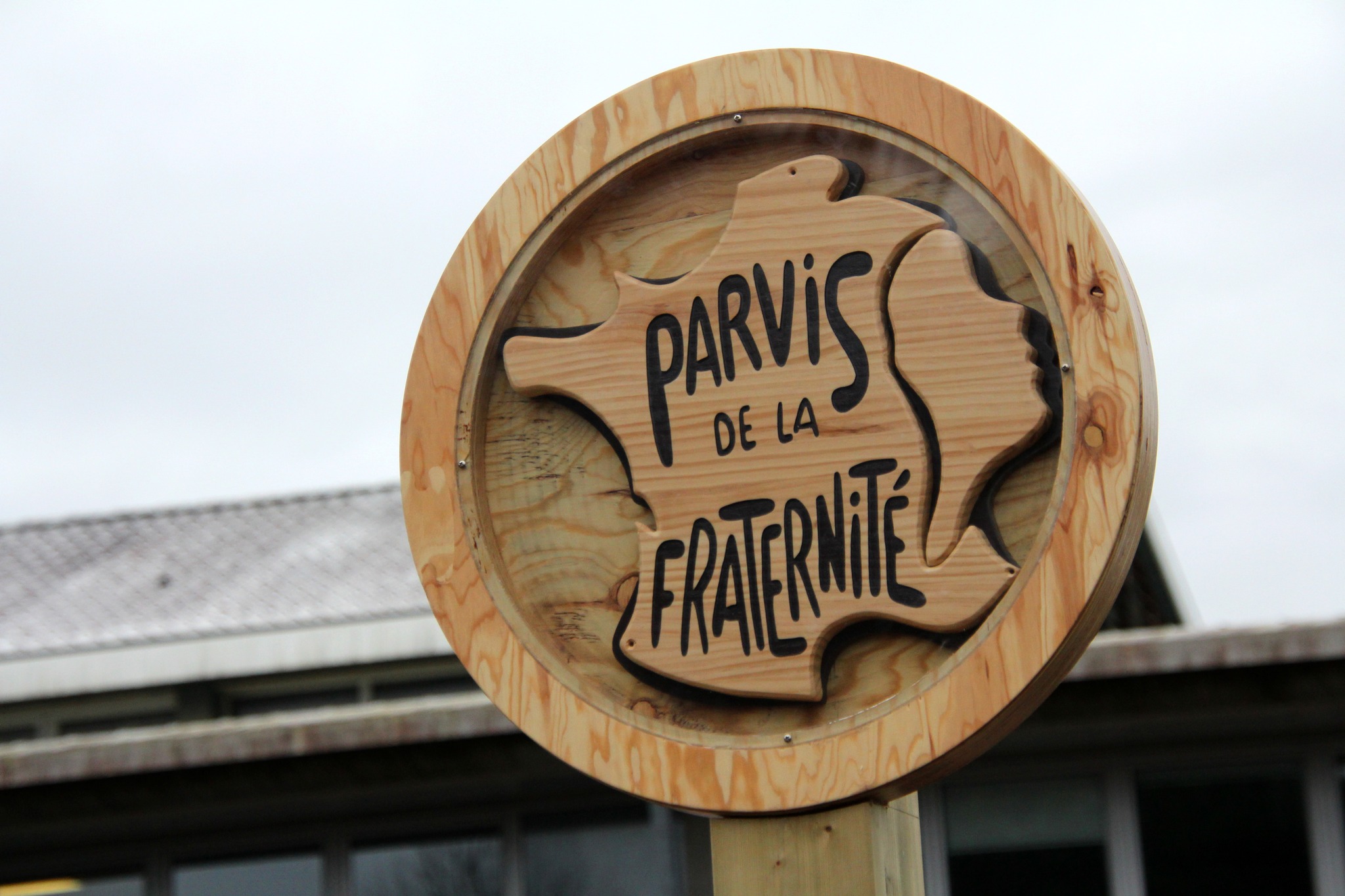 Journée de la laïcité : inauguration du parvis de la fraternité du ...